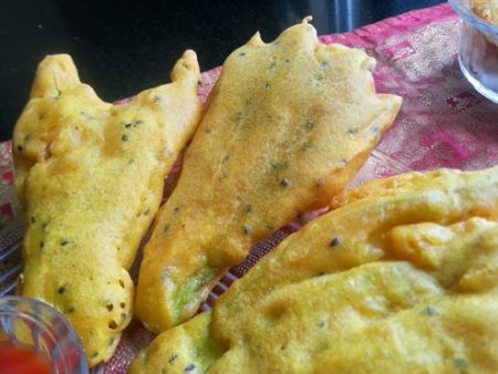 Kumro Phool Bhaja - Bengali Pumpkin Blossom Fritters Crispy Deep Fried ...