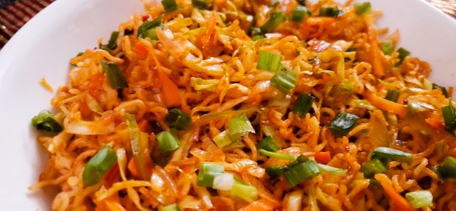 Chinese Bhel Street Food - Crispy Fried Noodles Chaat - Seasonal Flavours