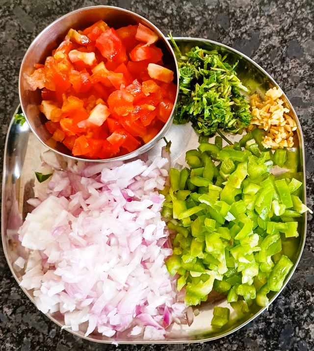 Anda Bhurji Mumbai Street Style | Masala Scrambled Eggs - Seasonal Flavours