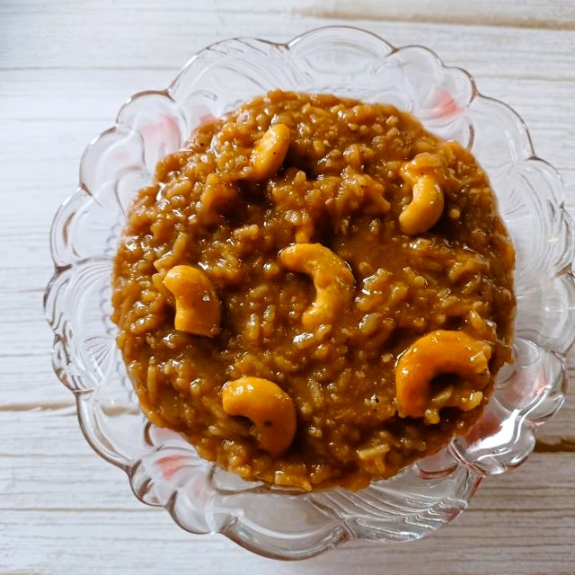 Sweet Pongal – Traditional South Indian Chakkara Pongal - Seasonal Flavours